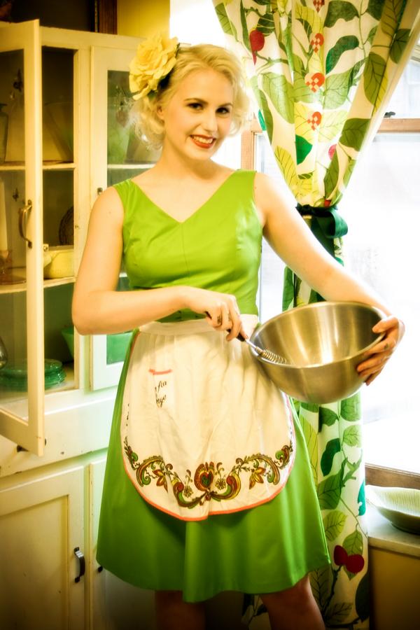 Atomic Pin-Up, Deb De Vine